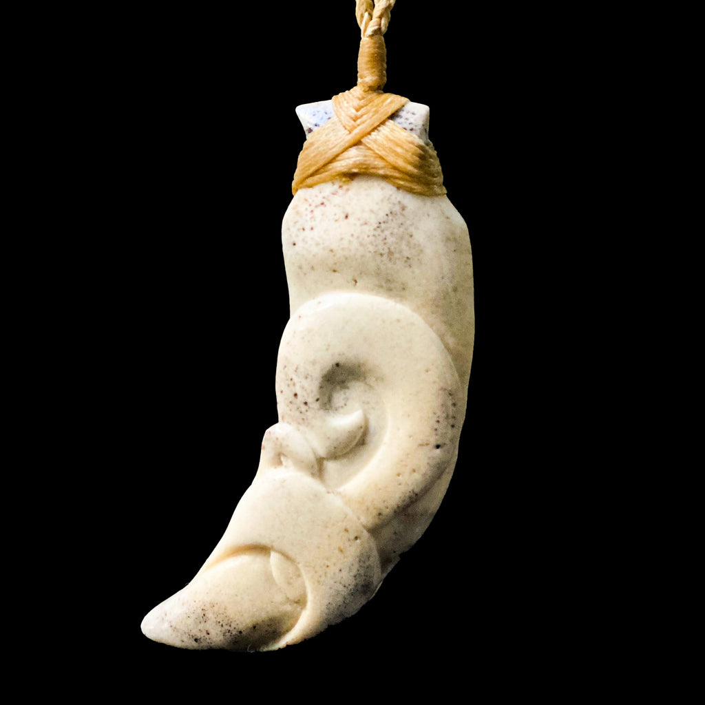 New Zealand Maori Style Craved Bone Hook Necklace – The Bone Art Place