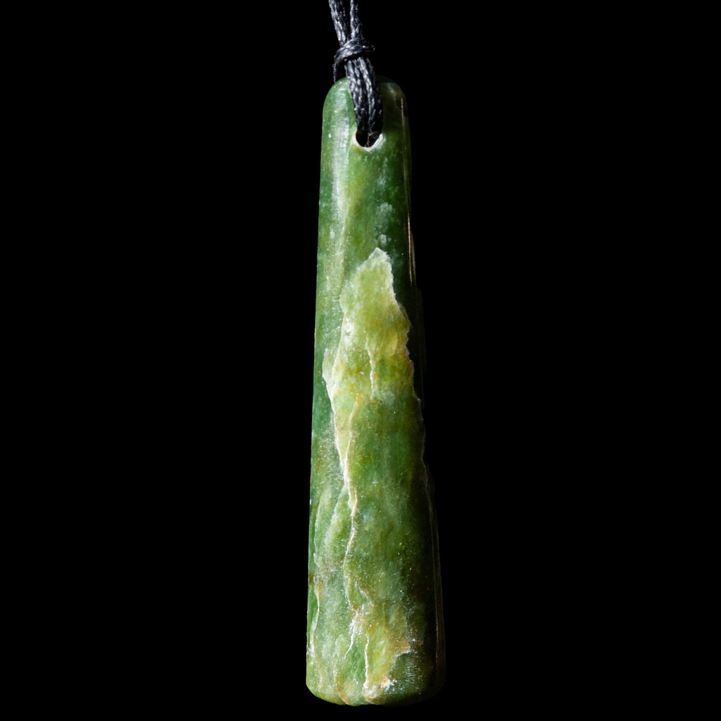 Handcrafted Hei Toki Pounamu Greenstone pendant by Alex Sands – The ...