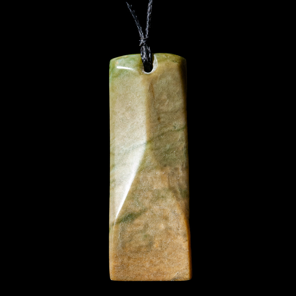 Handcrafted Hei Toki Pounamu Greenstone pendant by Alex Sands – The ...