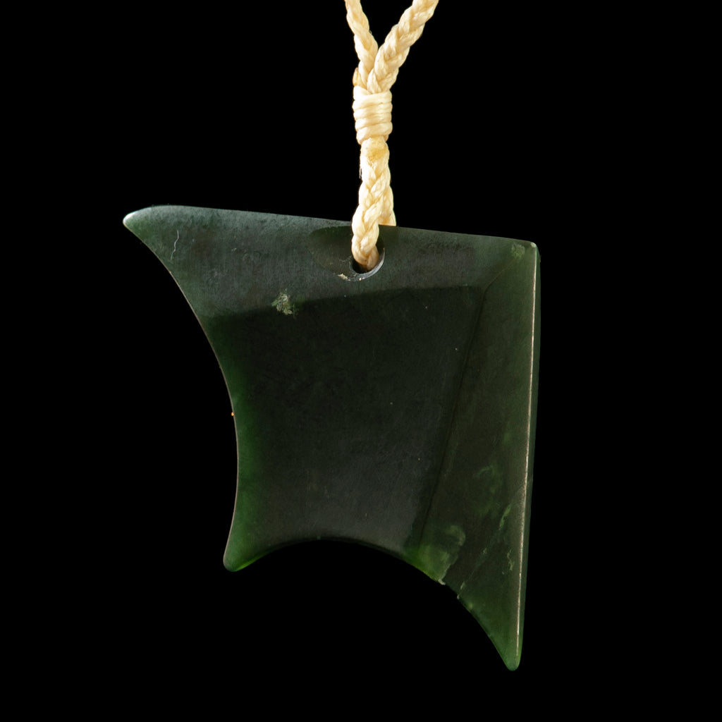Maori style Dark New Zealand Jade Whai Pendant by Yuki – The Bone Art Place